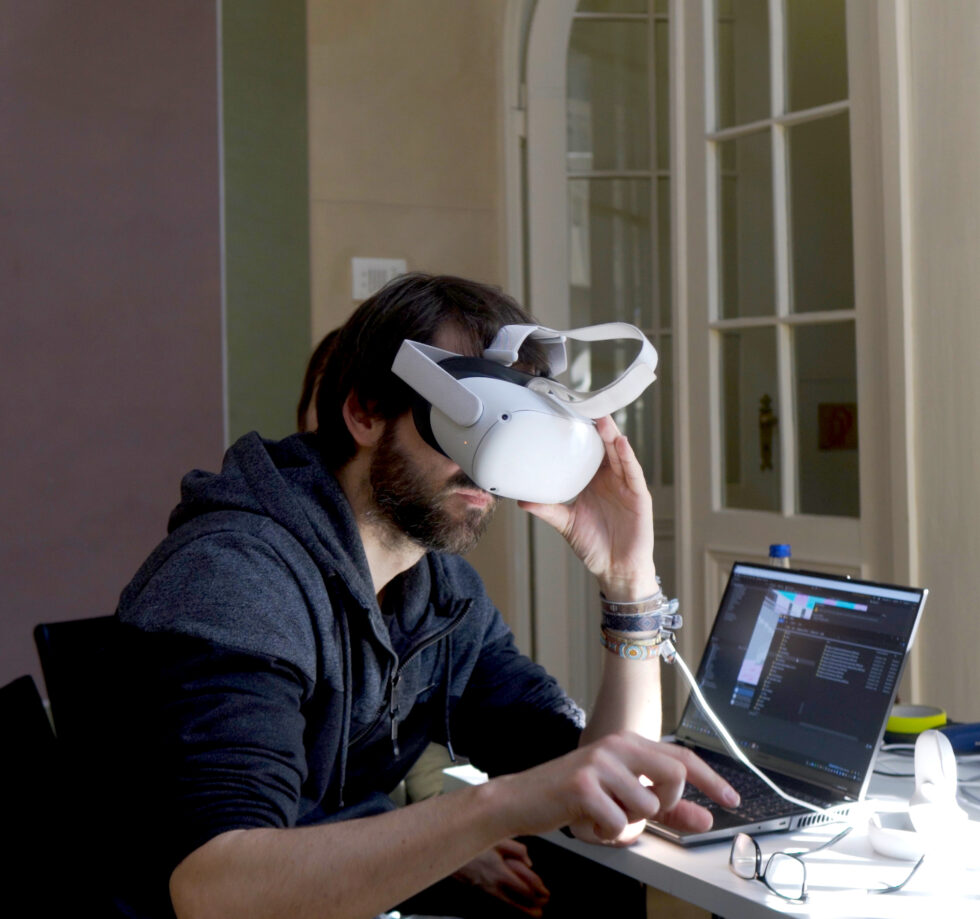 Viral Theatres - VR Performance
